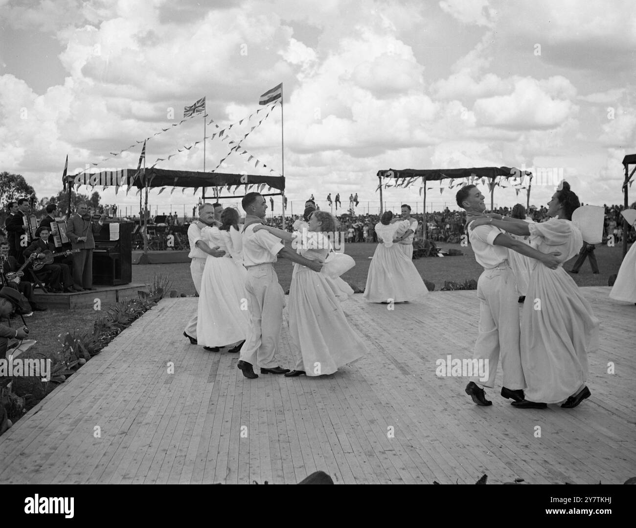 Royal Family watch Boer dances in Transvaal - A new experience was ...