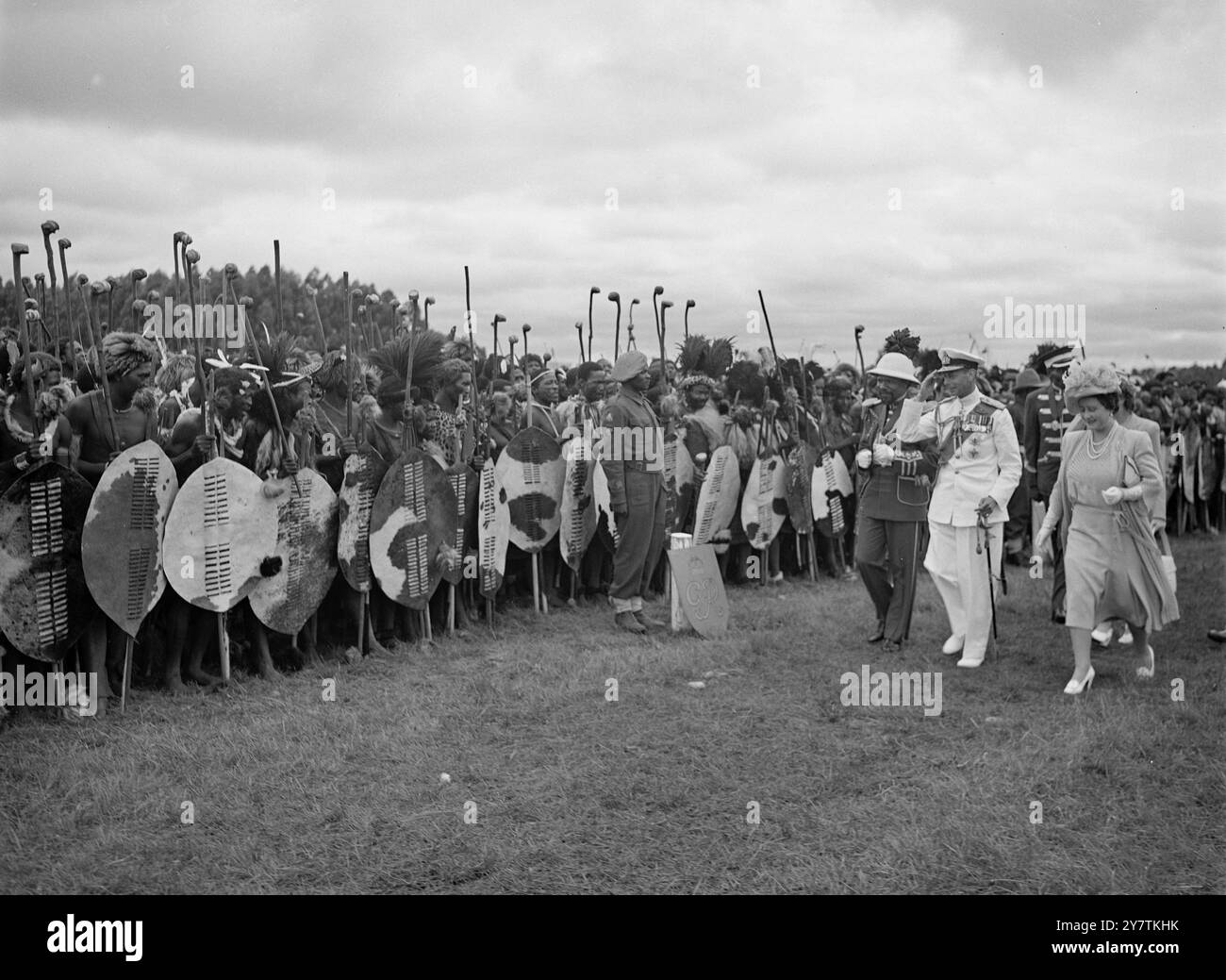 Swazi warriors whistle greeting to Royal FamilyA mass of Swazi warriors ...