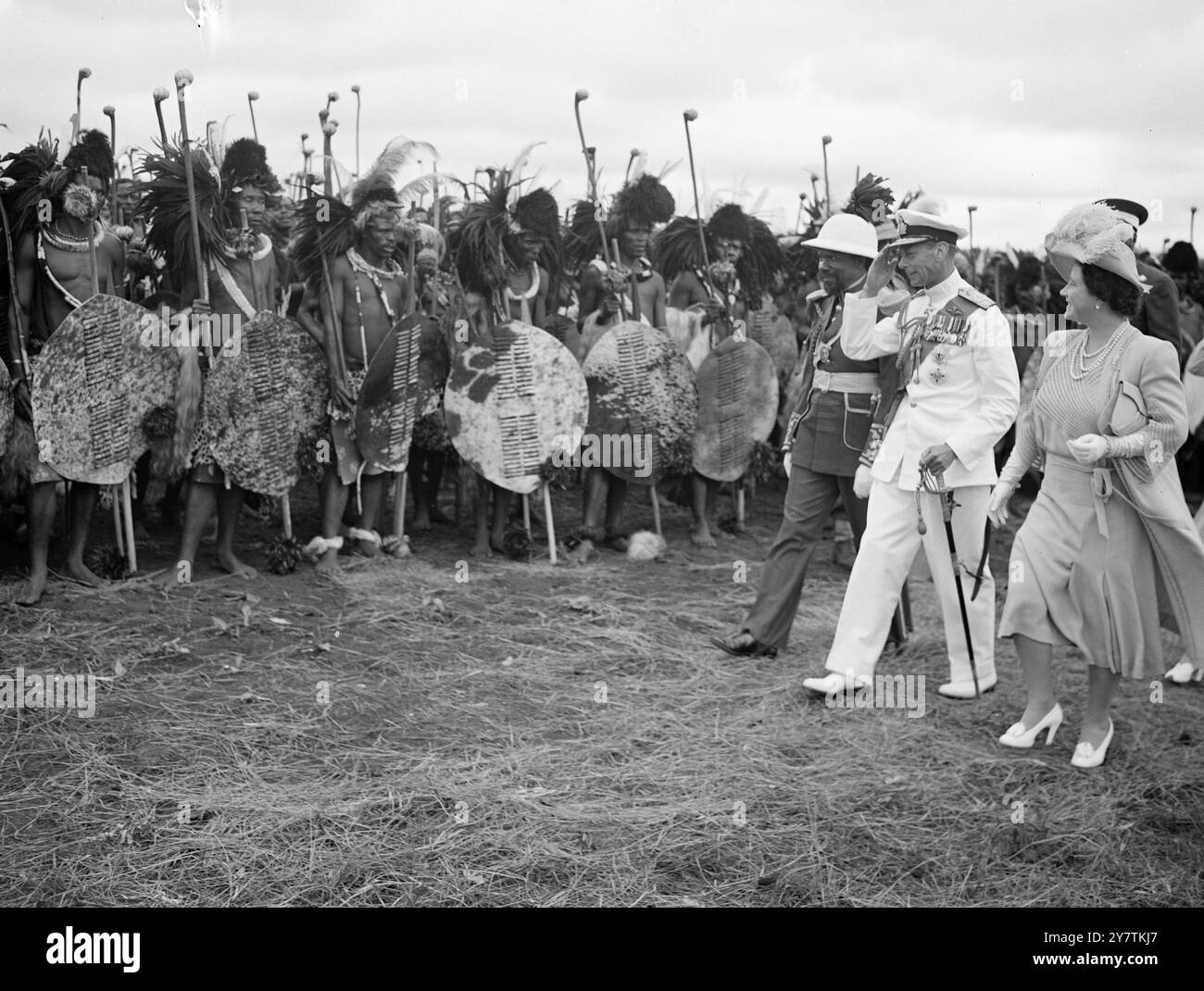 Swazi warriors whistle greeting to Royal FamilyA mass of Swazi warriors ...