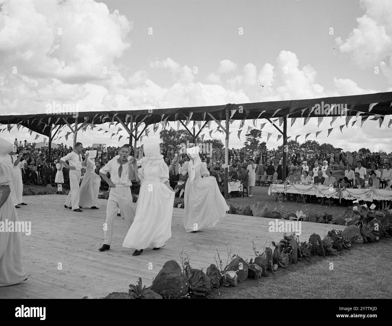 Royal Family watch Boer dances in Transvaal - A new experience was ...