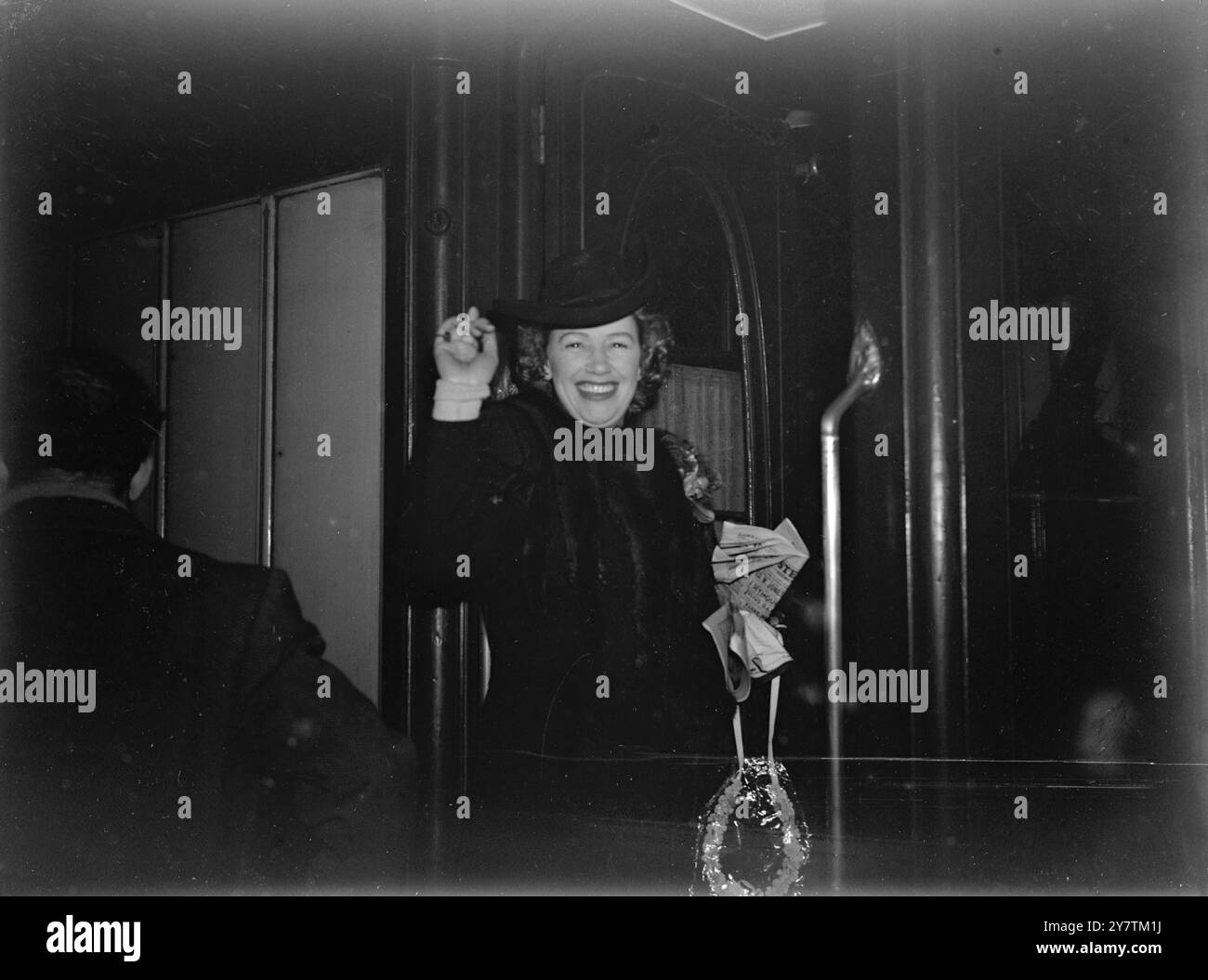 Miss Dorothy Squires , BBC singer , left Waterloo Station , London on ...