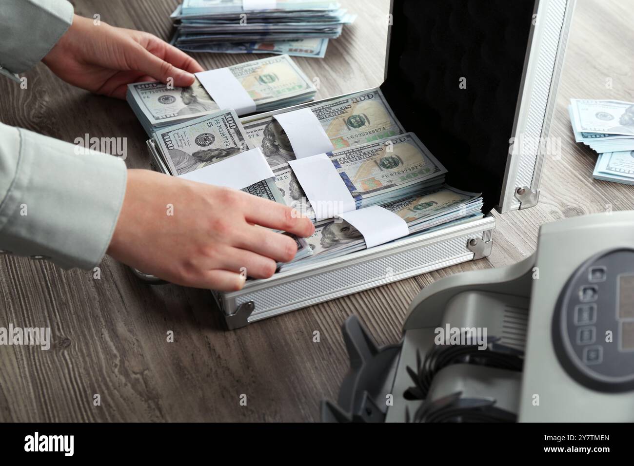 Bank equipment counting dollar paper hi-res stock photography and ...
