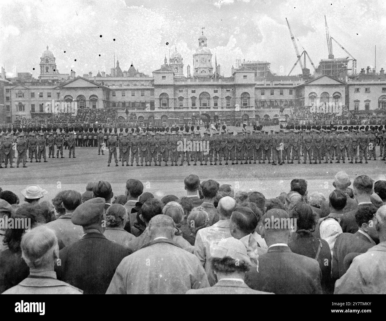 ROYAL FAMILY WATCH AS KING PRESENTS NEW COLOURS TO 3RD BATTALION ...
