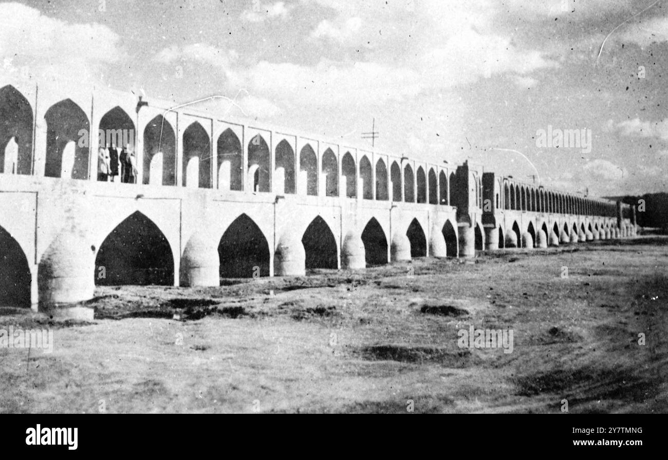 Persian architecture in isfahan Black and White Stock Photos & Images ...
