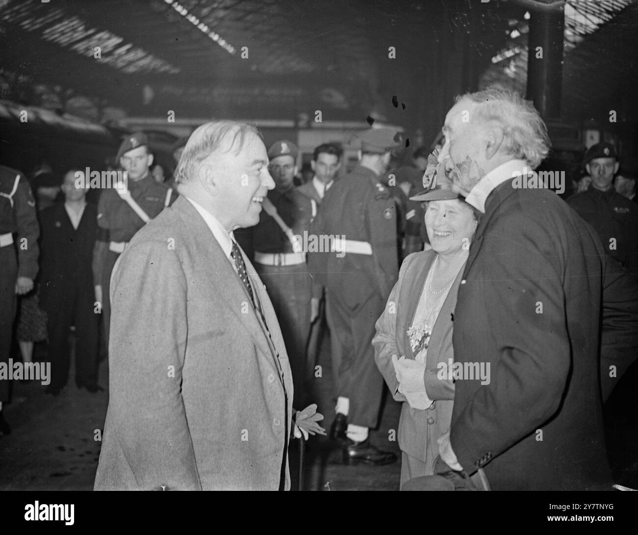 General views of the arrival of Mr William Lyon Mackenzie King , Prime ...