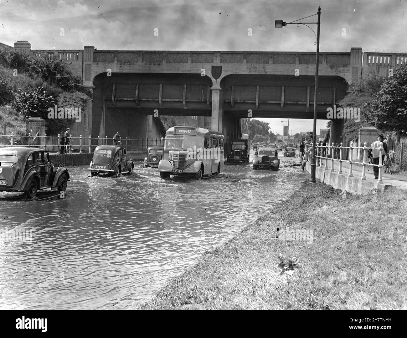 RIVER OVERFLOWS AFTER STORM - CARS ABANDONED IN FLOOD After the ...