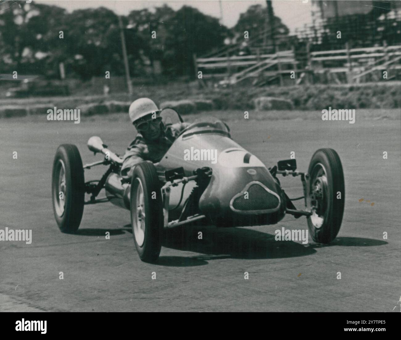 STIRLING MOSS AT PRACTICE FOR SILVERSTONE 500 CC EVENTBritish driver ...