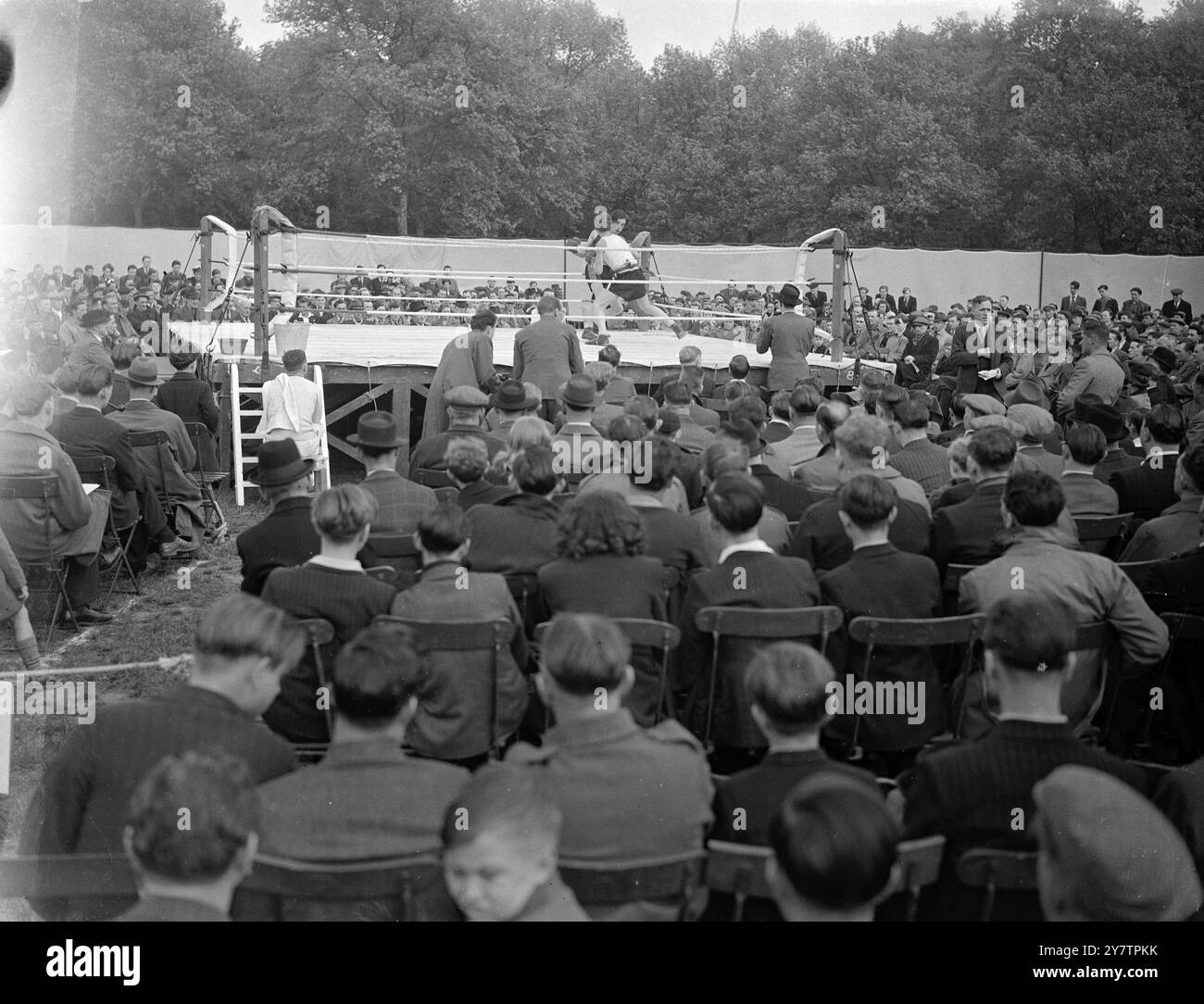 OPEN AIR BOXING IN LONDON PARK - A FREE PEEP The Oxford House Boxing ...
