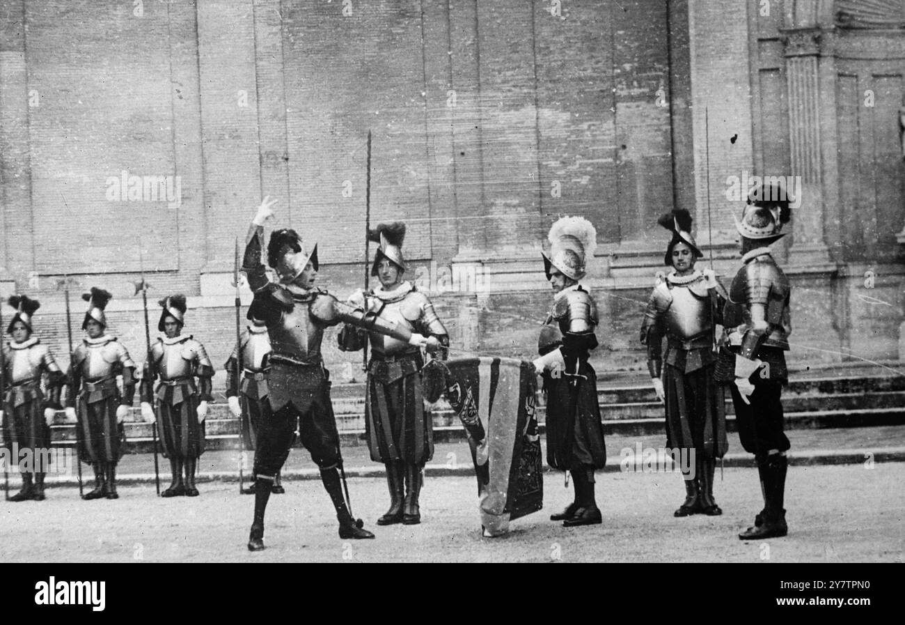 The Papal Guard on parade in the Vatican - The Swiss Guard , personal ...