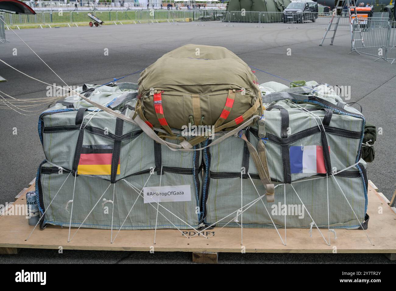 aid package, Airdrop Gaza, Lockheed Martin KC-130J Super Hercules ...