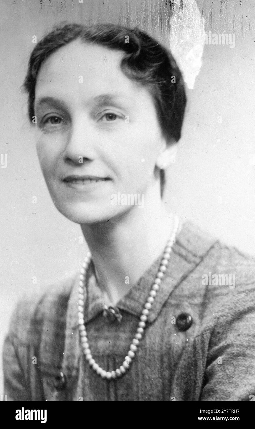 Mrs E G Jenkins wife of Lance-Corporal Edward George Jenkins of Larcom ...