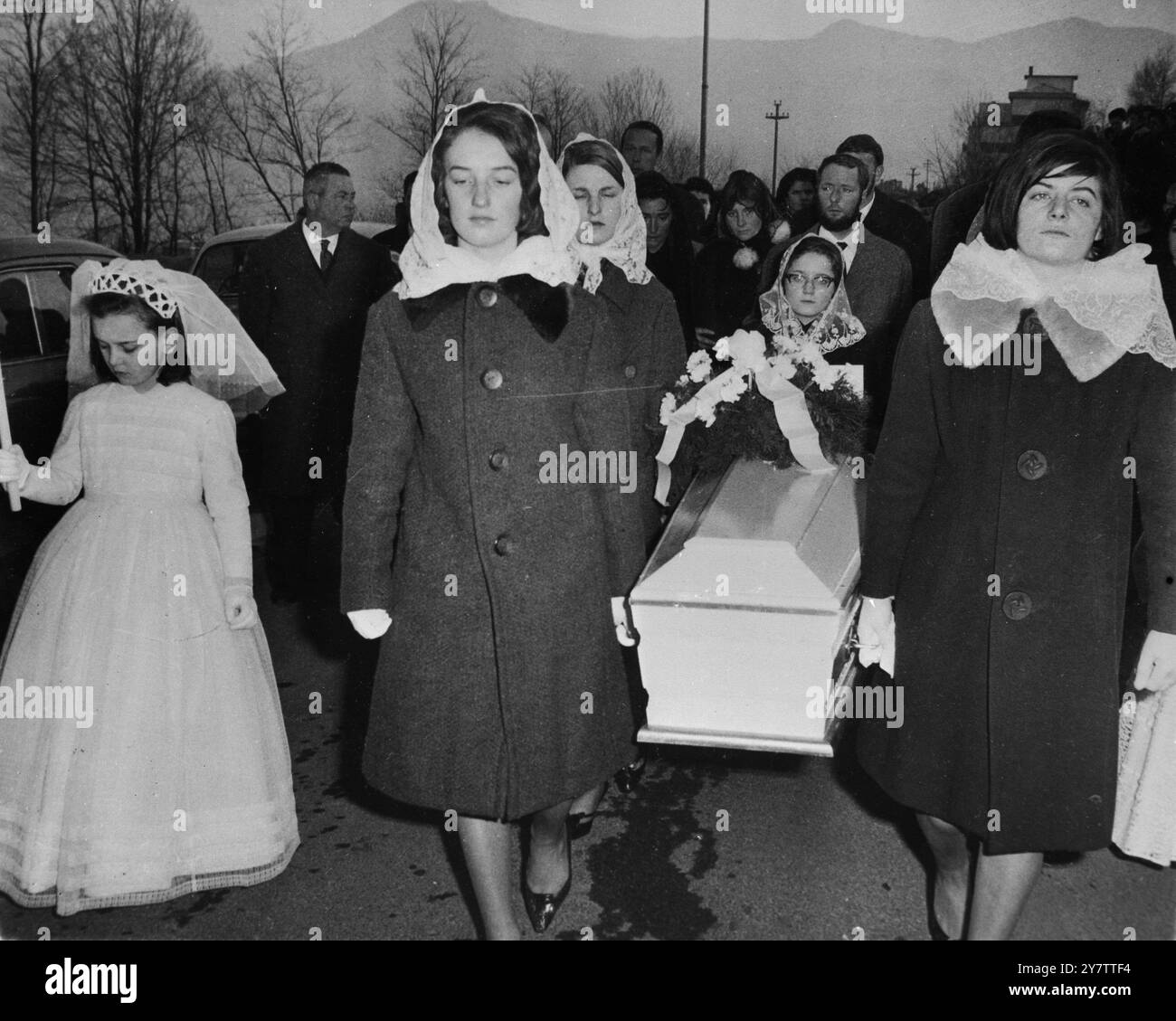 GREEN CHILDRENS FUNERAL: MACUGNAGA, NR. MILAN. ITALY: TODAY THE FIVE ...