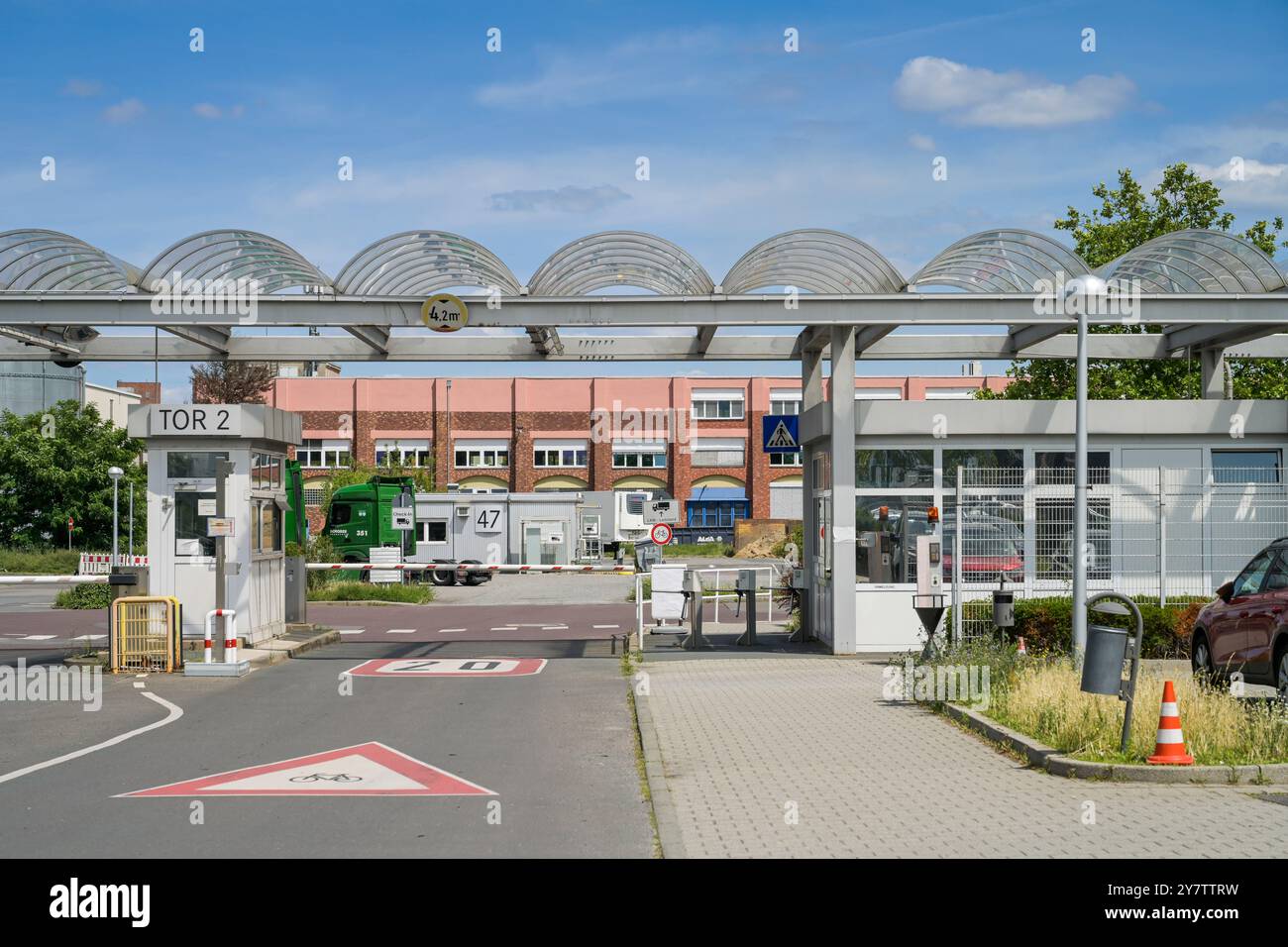 Factory gate, Mercedes Benz factory, Daimlerstraße, Marienfelde ...