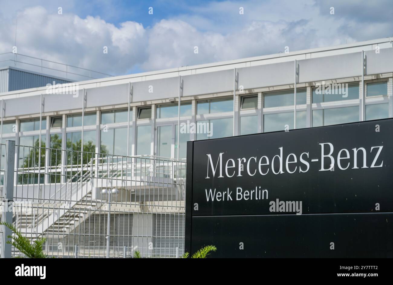 Mercedes Benz plant, Daimlerstraße, Marienfelde, Tempelhof-Schöneberg ...