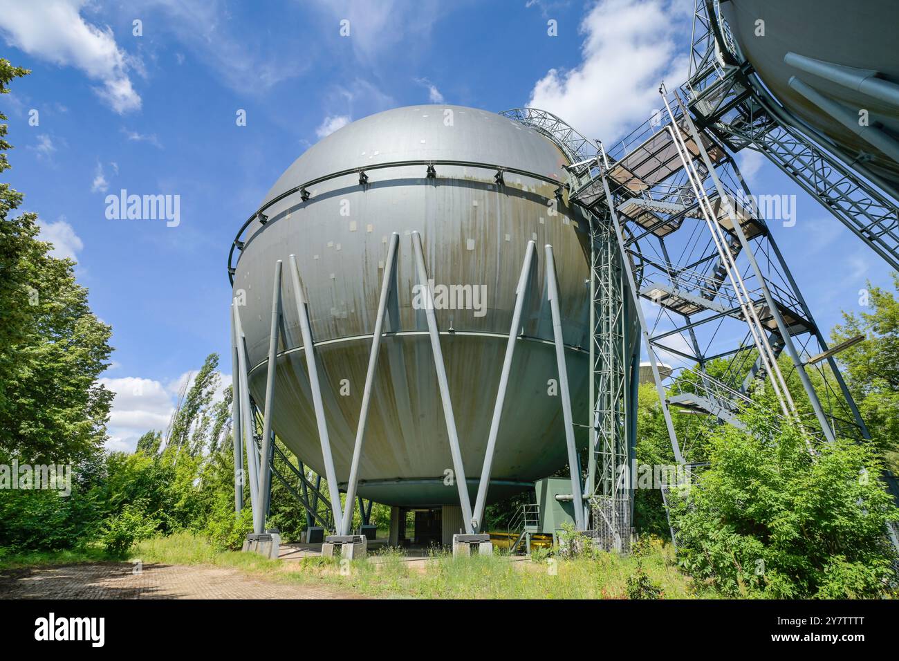 Spherical gas tank, Marienpark, Lankwitzer Straße, Mariendorf ...