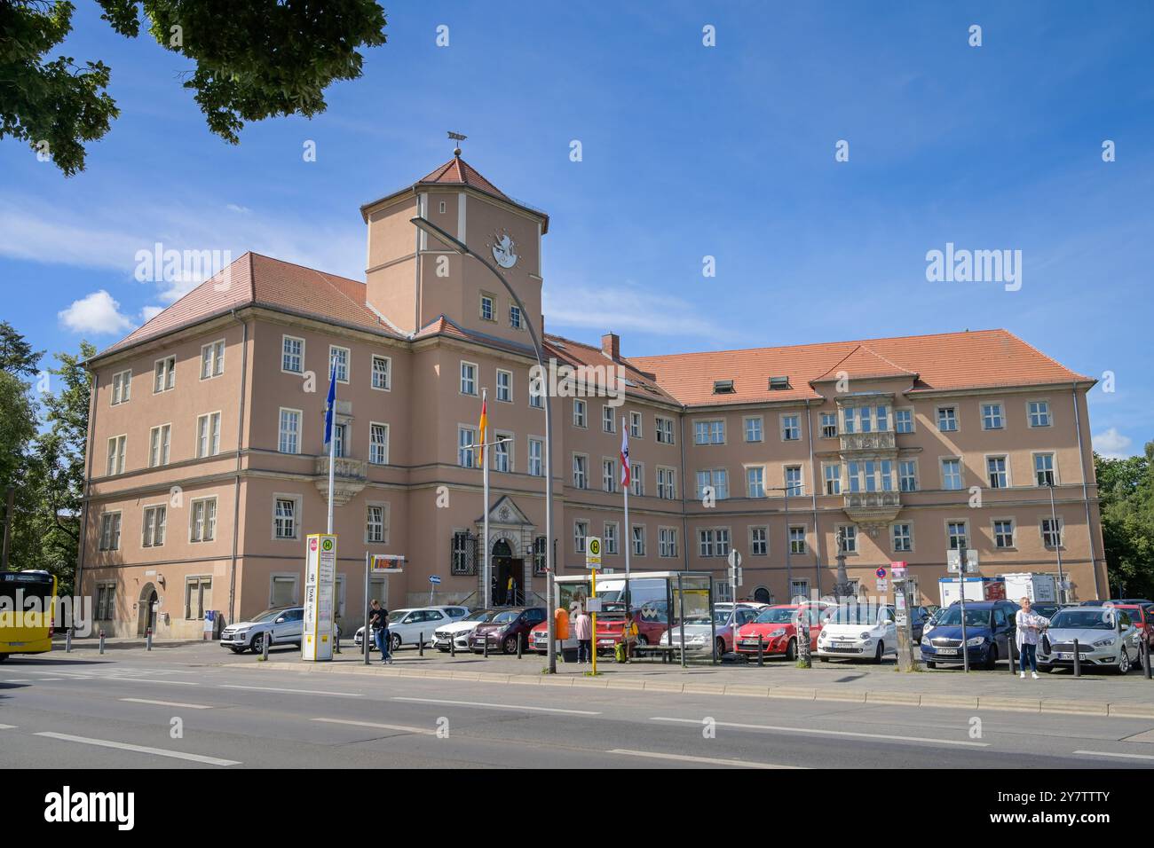 Lankwitz Town Hall, Hanna-Renate-Laurien-Platz, Leonorenstraße ...