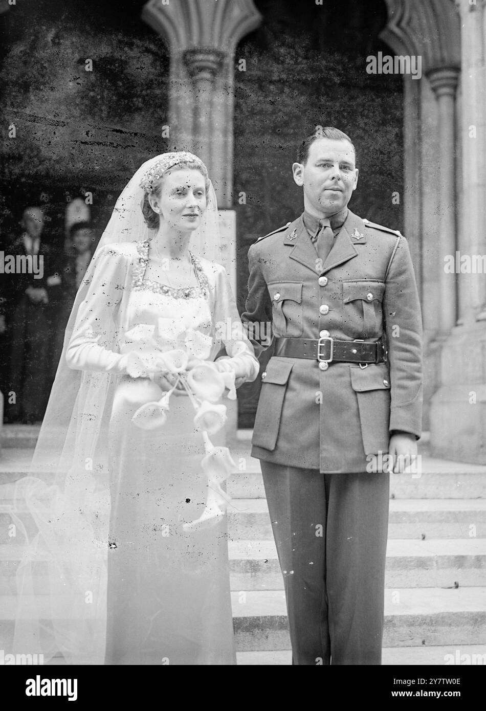 OFFICER ON LEAVE PRODUCES "THE WOMEN" AND WEDS THEATRE CHIEF'S NIECE ...