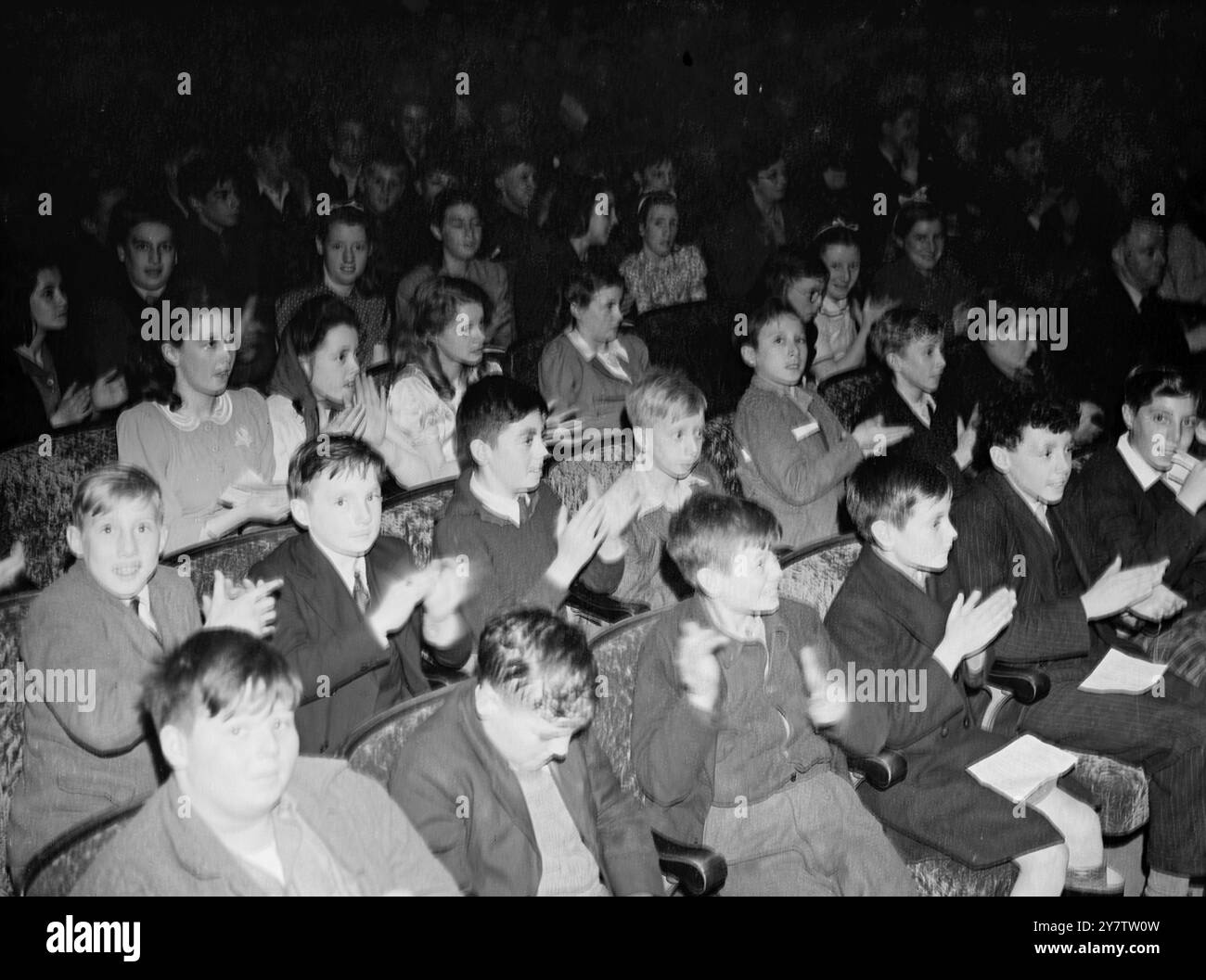 Audience clapping children Black and White Stock Photos & Images - Alamy