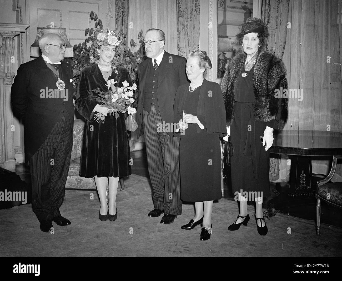 THE DUCHESS OF KENT WEARS FLOWERS WHEN SHE VISITS THE MANSION HOUSE The ...