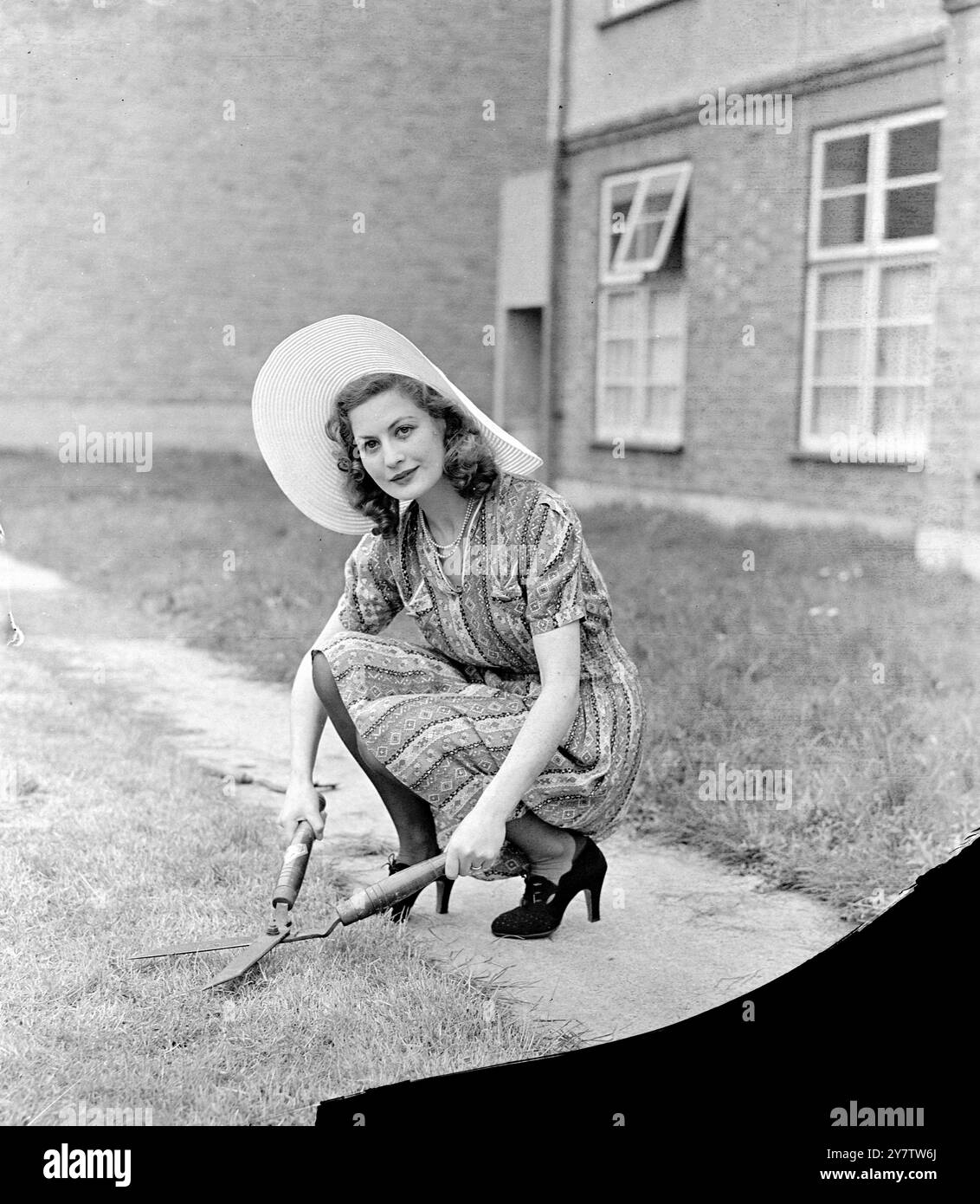 CHAMPION ARTISTS MODEL OF ROYAL ACADEMY FOR FOURTH TIME For the fourth ...