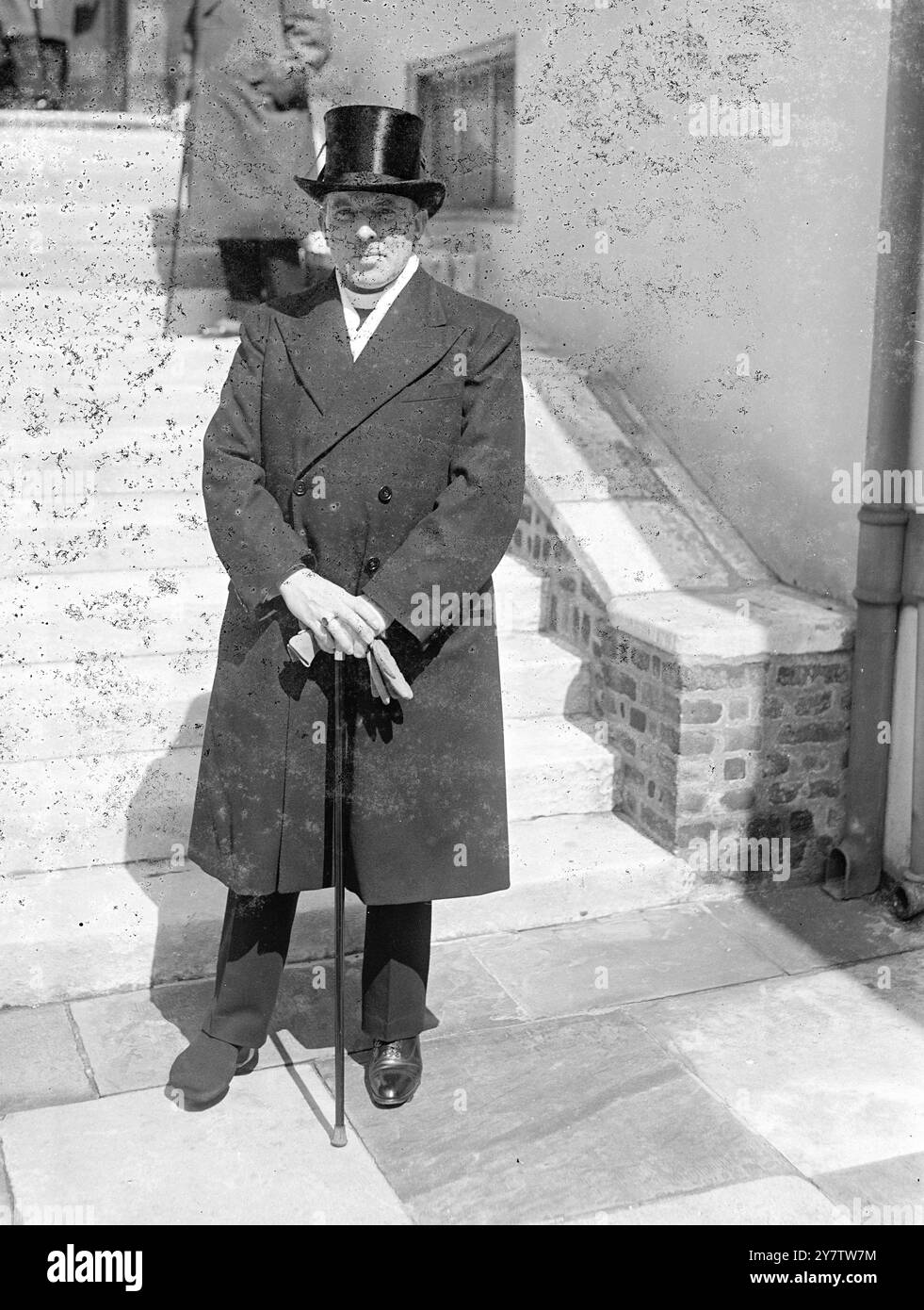 NEW BISHOP OF ROCHESTER CONSECRATED IN WESTMINSTER ABBEY 2 April 1940 ...