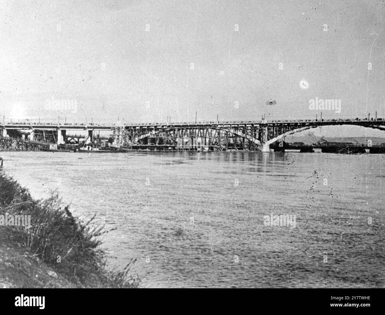 Photo Shows: The new four arch reinforced concrete Glazkovskiy Bridge ...