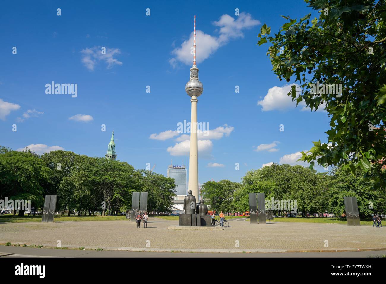 Marx-Engels-Forum, TV tower at Alexanderplatz, Mitte, Berlin, Germany ...