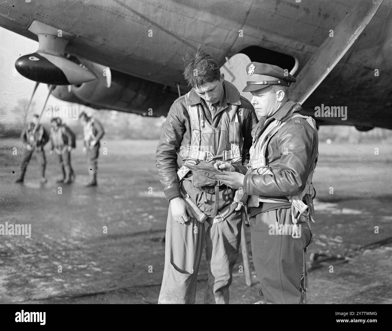 " KNOCK OUT DROPPER " HOLDS THE LEAD IN FLYING FORTRESS BOMBING ...