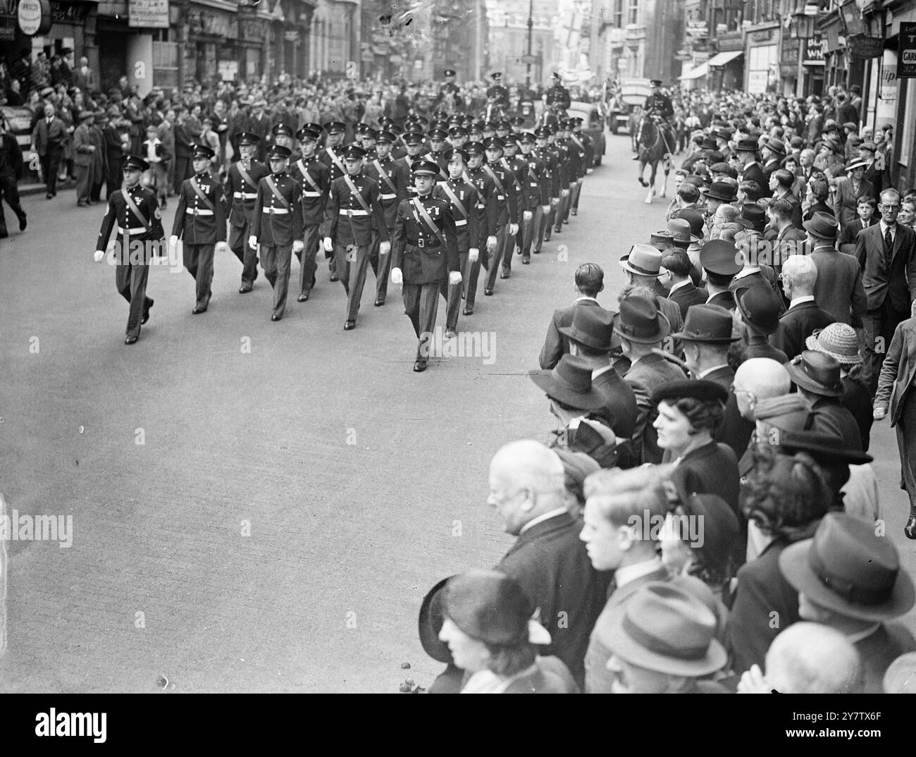 AMERICAN TROOPS IN CEREMONIAL MARCH THROUGH LONDON - - For the first ...