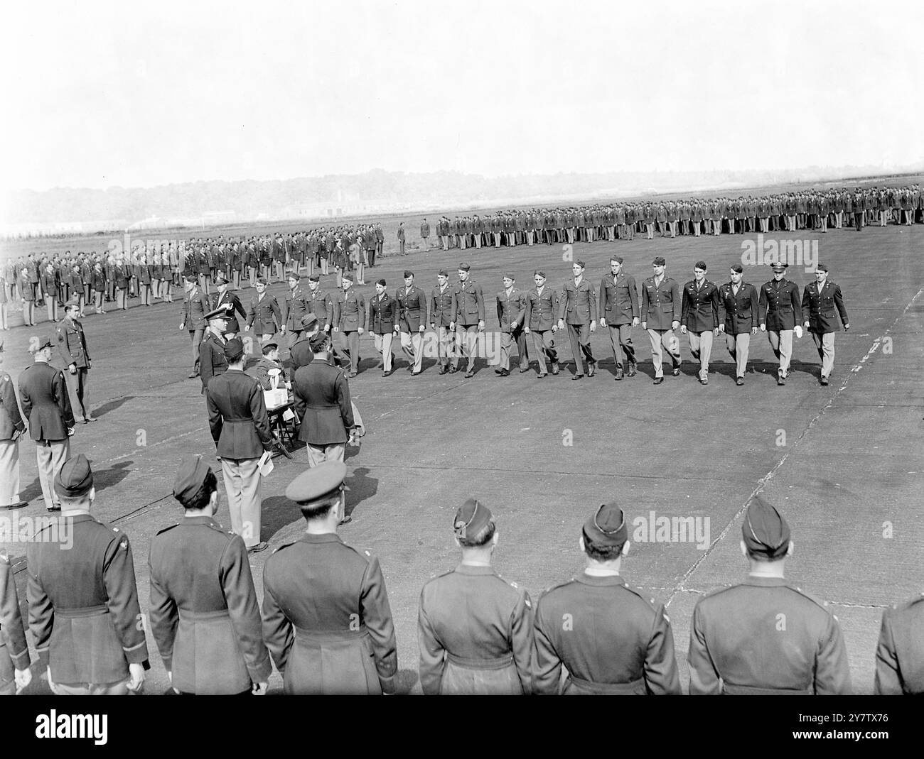 US ARMY AIR FORCE HEROES DECORATED IN ENGLAND. Major General Carl ...