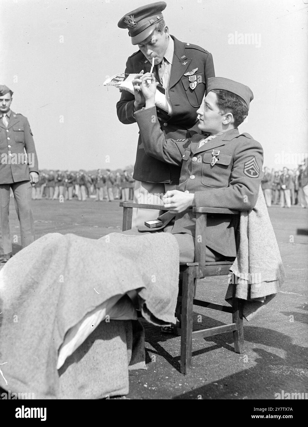 US ARMY AIR FORCE HEROES DECORATED IN ENGLAND. Major General Carl ...