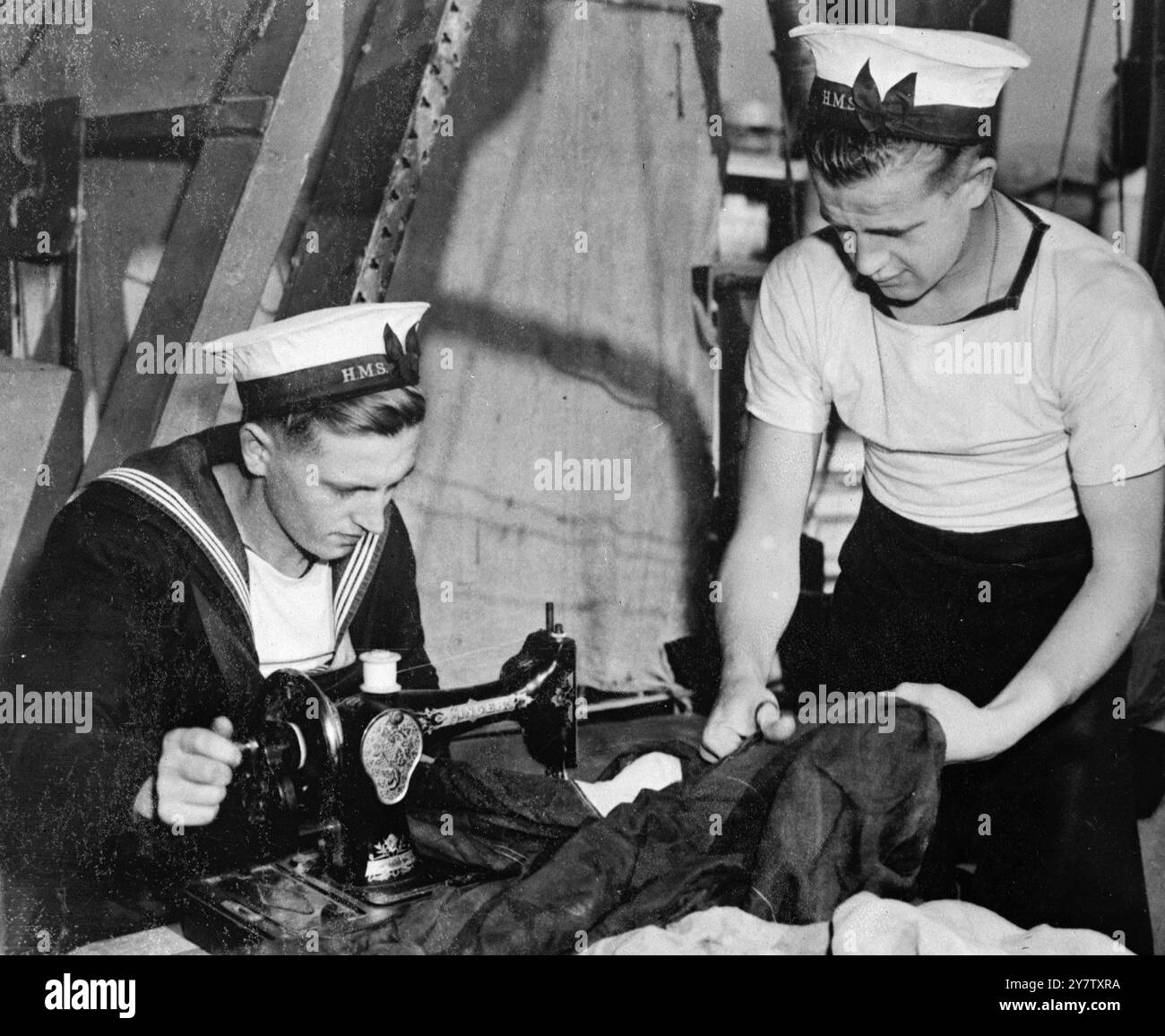 BRITISH CRUISER REPAIRS IN US PORT Photo Shows: Seaman Bill Martin ...
