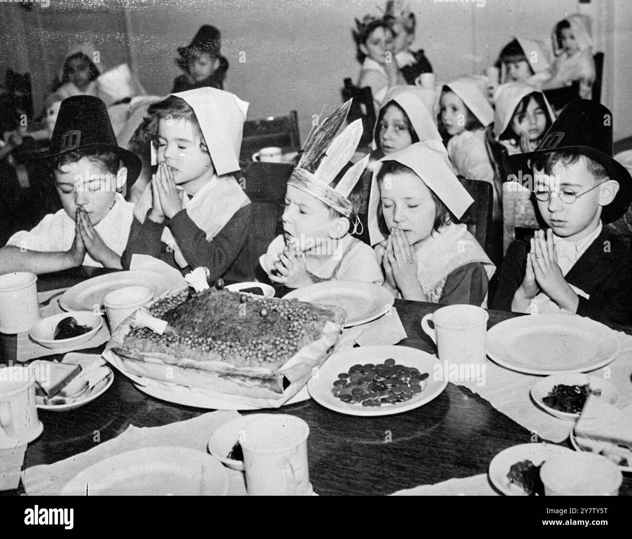 NEW YORK CHILDREN HAVE "SACRIFICE MEAL" ON THANKSGIVING DAY TO AID FUND ...