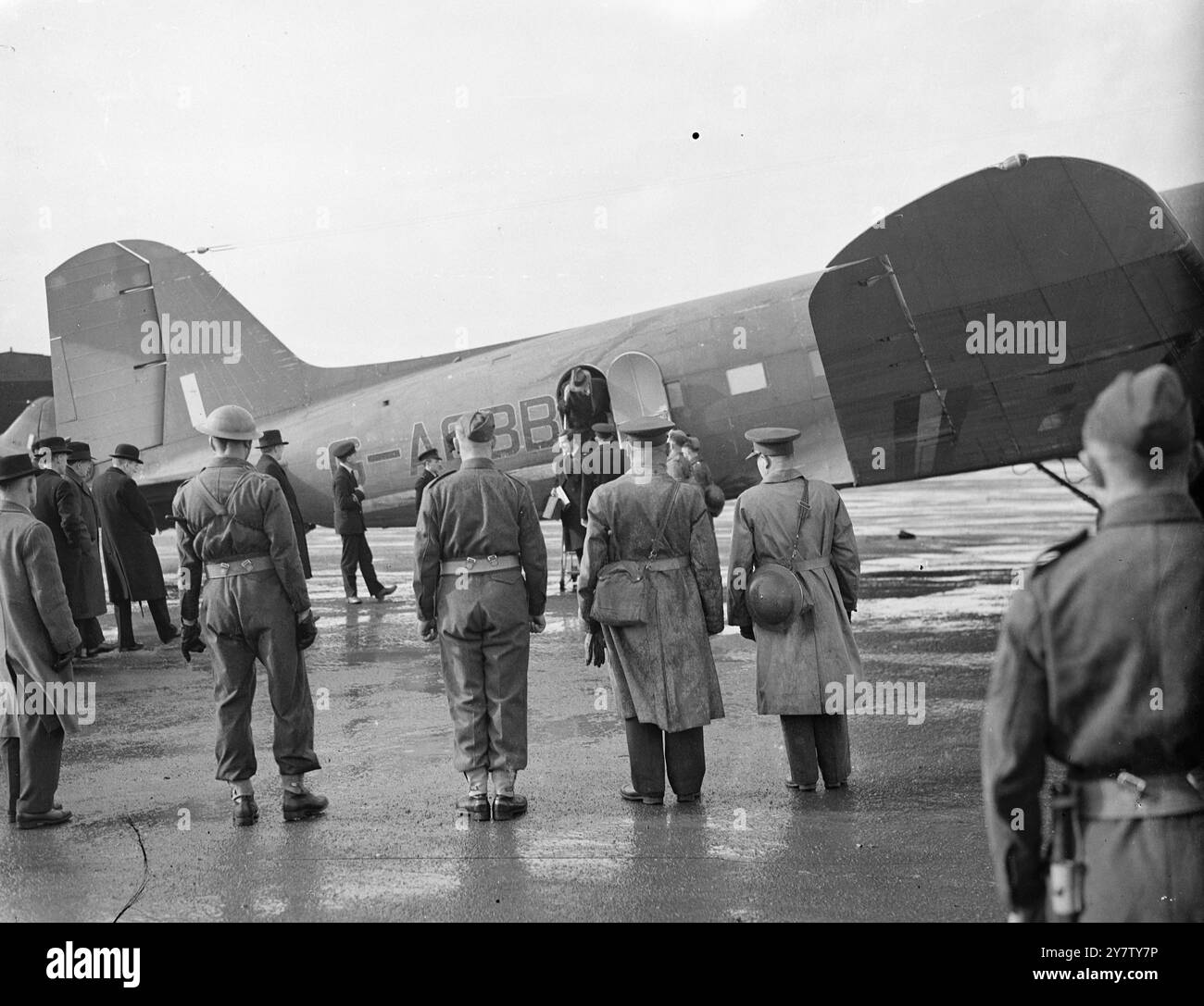 American soldiers ww2 england hi-res stock photography and images - Alamy