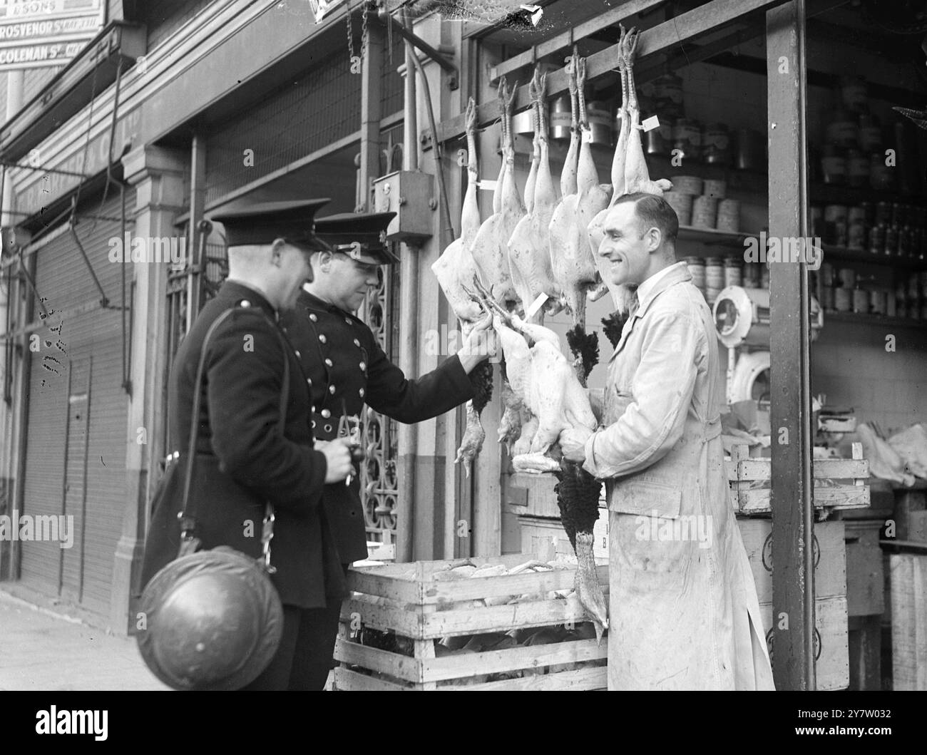London world war 2 shop hi-res stock photography and images - Alamy