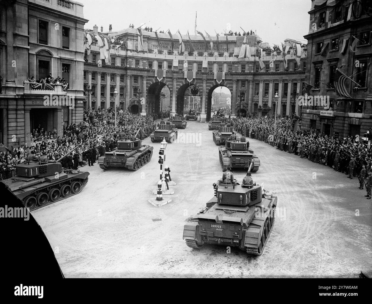 WAR VICTORS PARADE THROUGH LONDON AS MILLIONS CHEER - As millions of ...