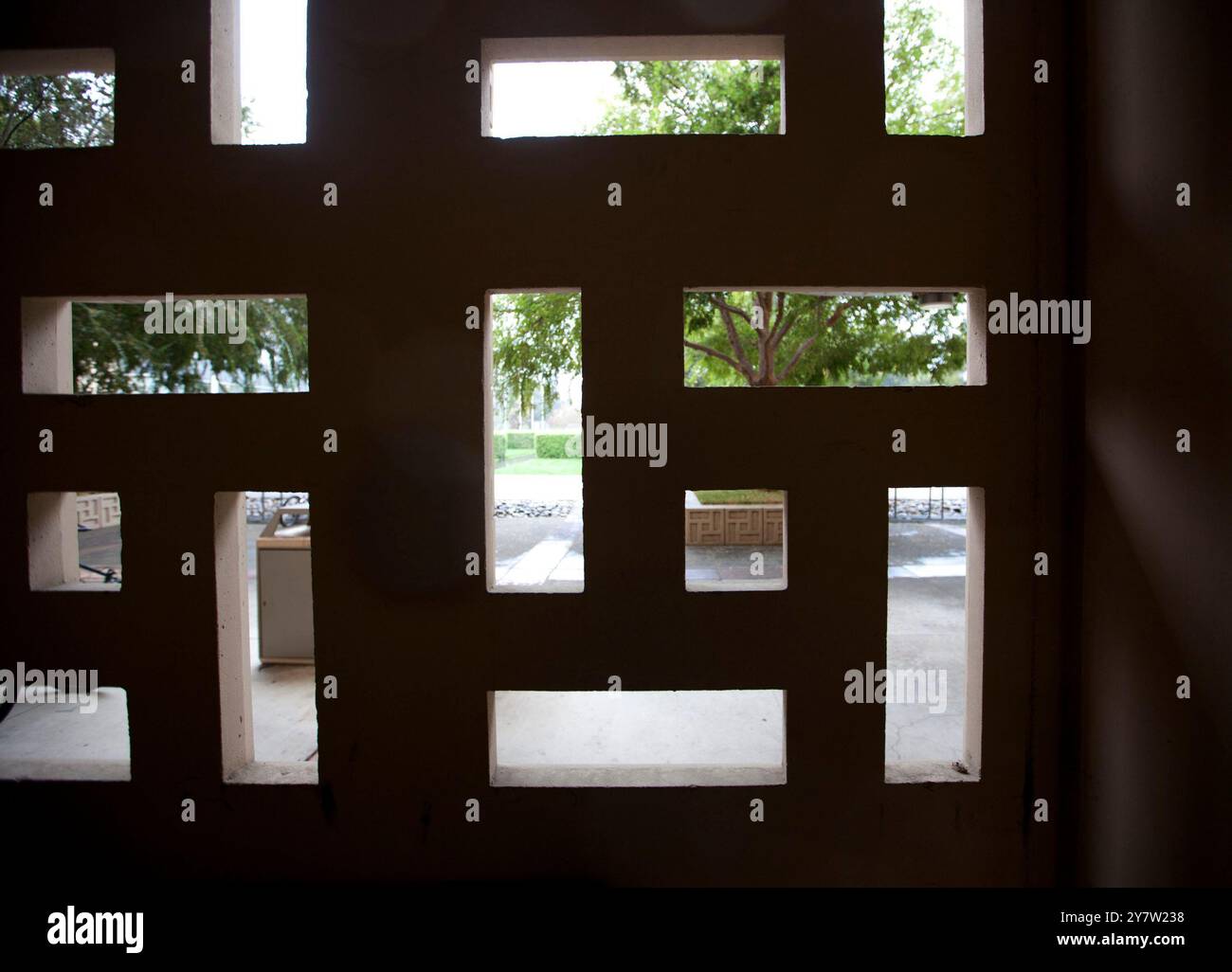 Palo Alto, CA: The outside of the Stanford Hospital and Clinics built ...