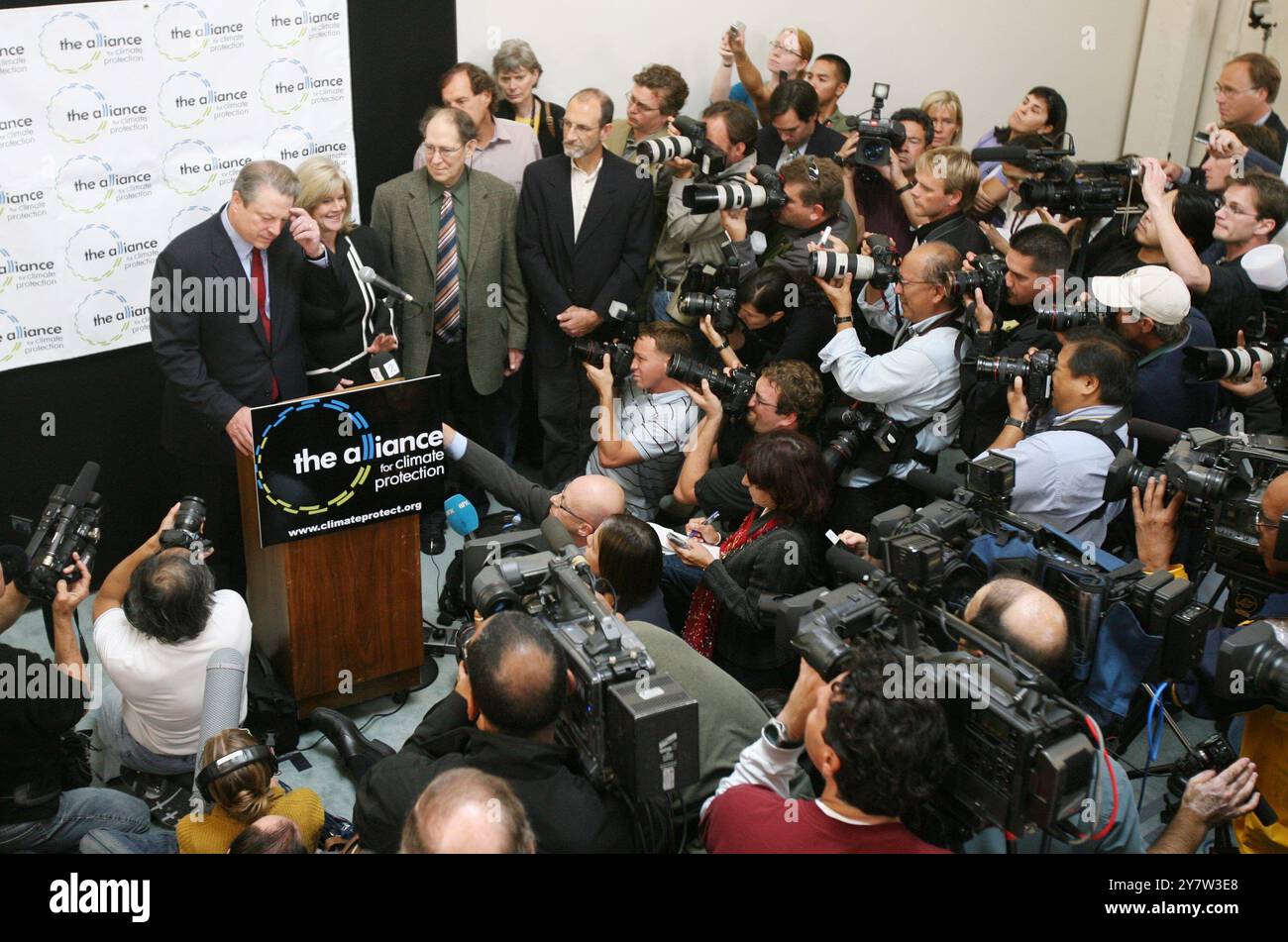 Al gore in press hi-res stock photography and images - Alamy