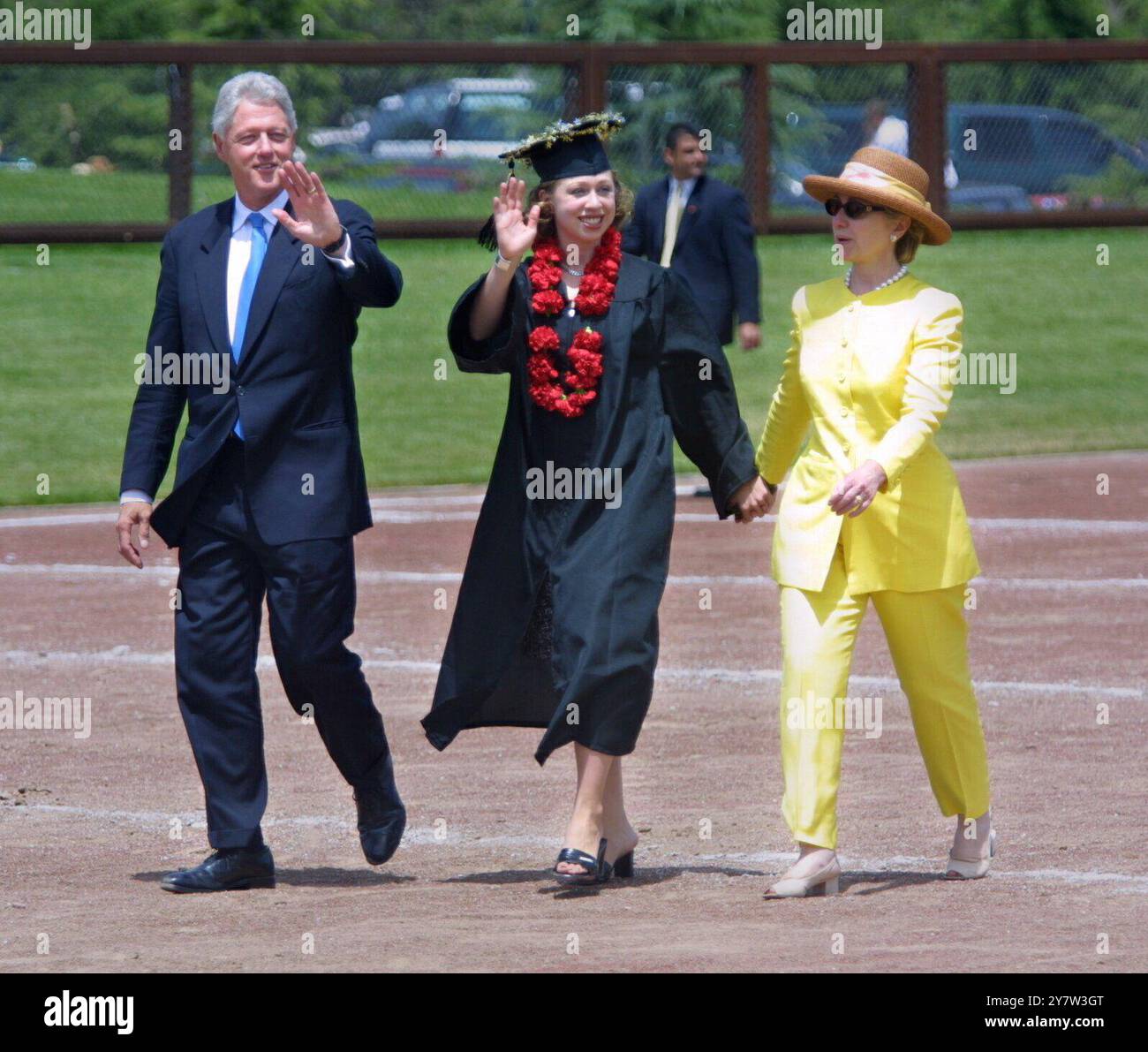 Palo Alto, Calif.,--Former president Bill Clinton and daughter Chelsea ...