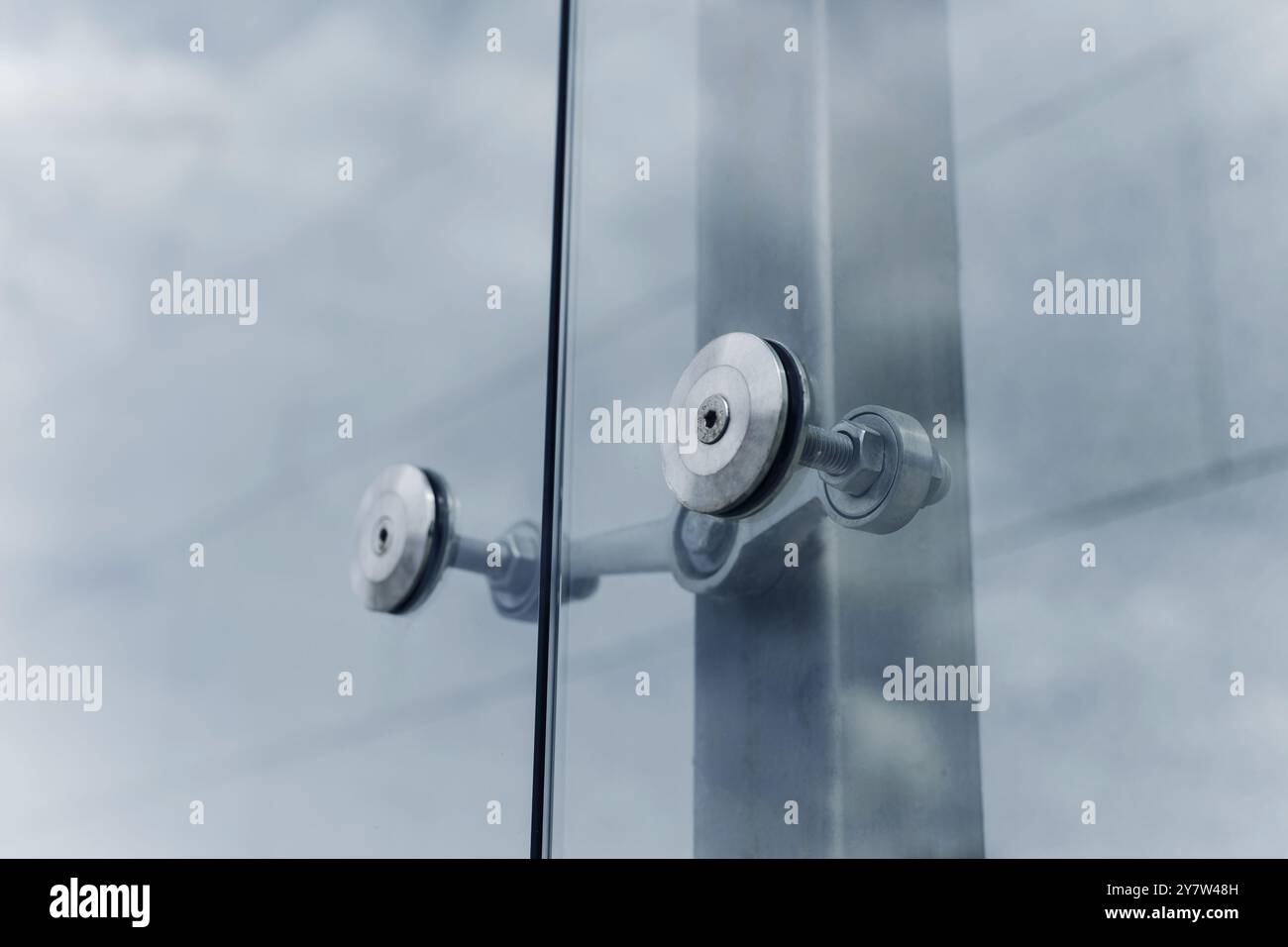 Spider facade fixing system. Elements of fastening of the facade ...