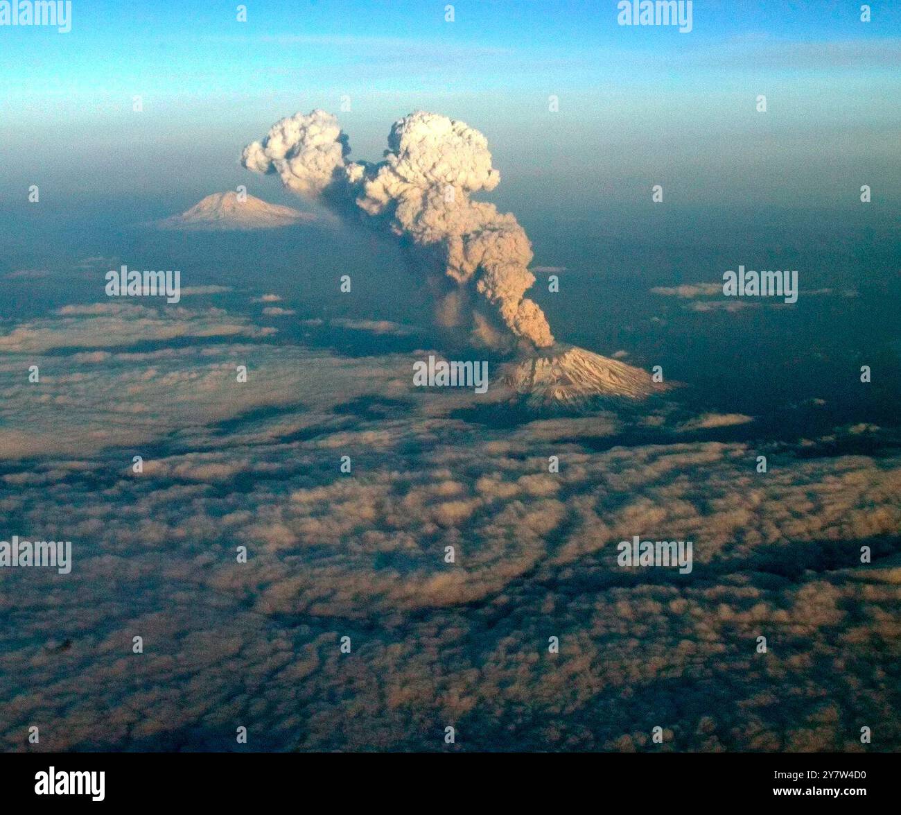 Washington--Mount St. Helens, March 8, 2005 at 5.25 p.m. The volcano ...