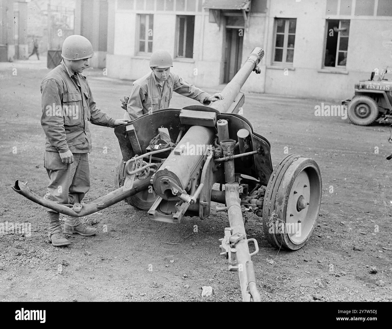 1944 captured french tank hi-res stock photography and images - Alamy