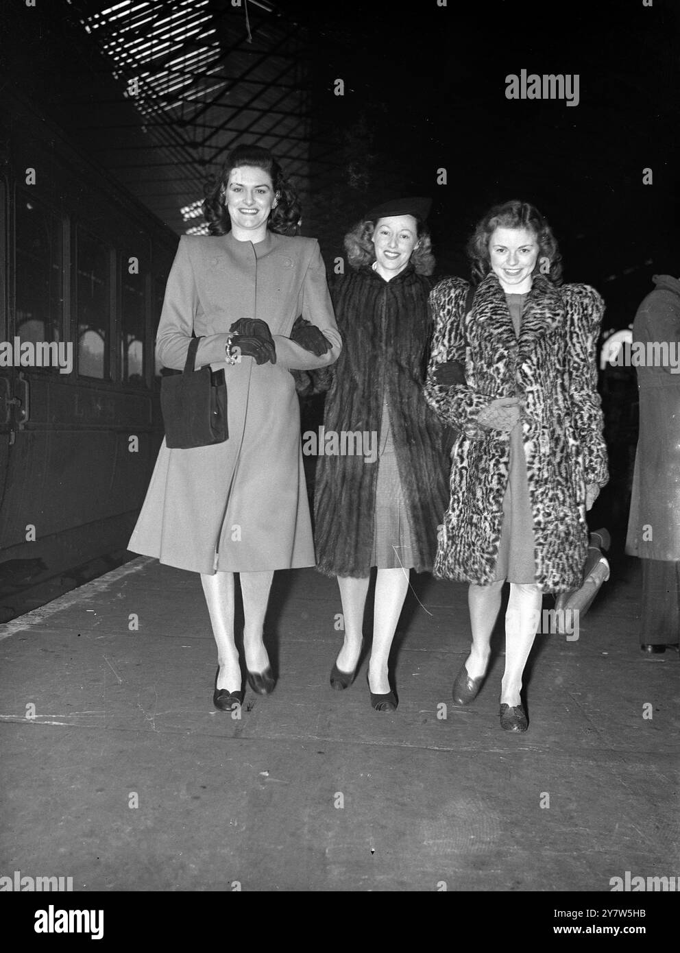 BERYL DAVIS MEETS BERYL DAVIS - TWO BBC STARS MEET TO DISCUSS WHICH ...