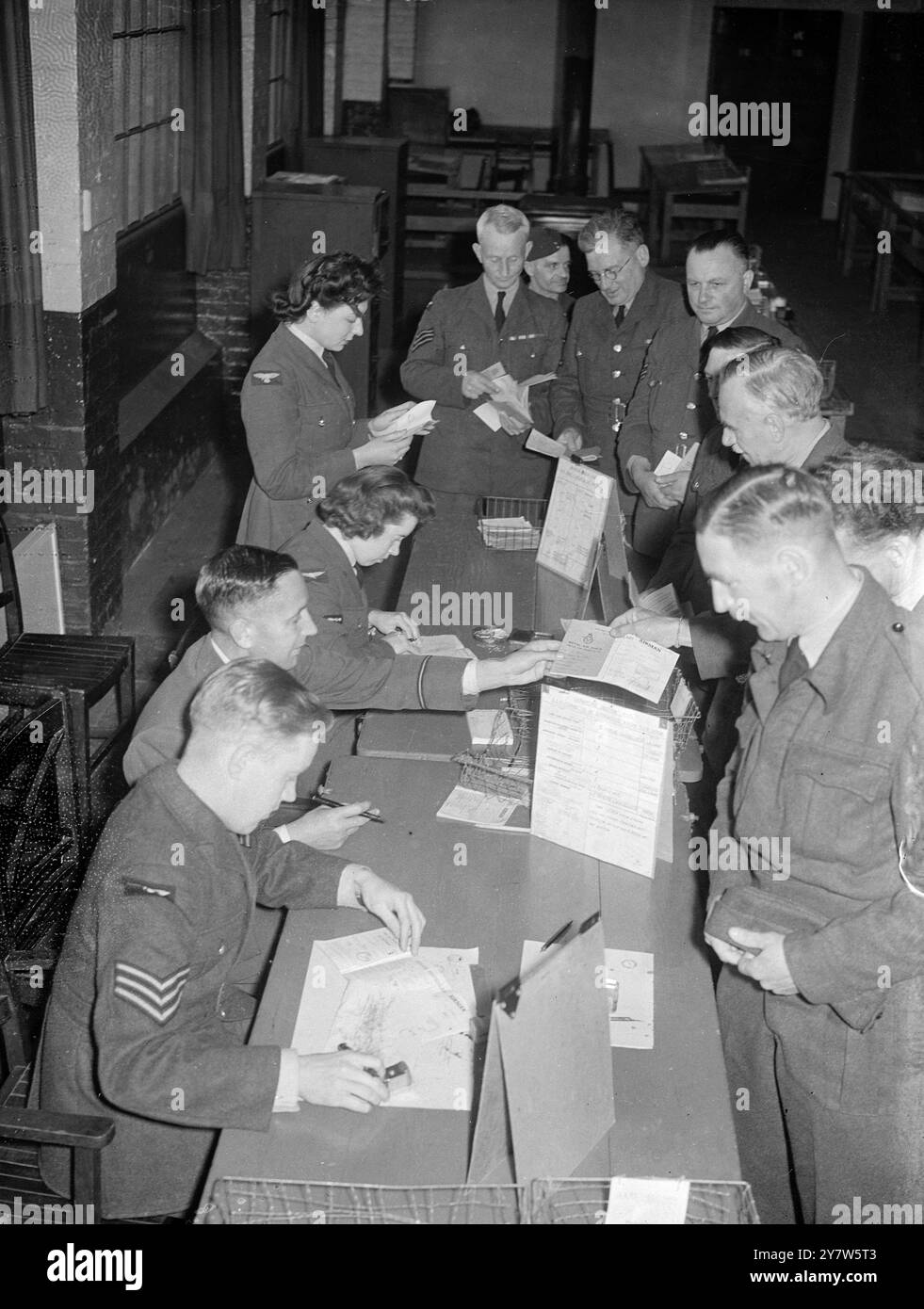 FIRST RAF MEN DEMOBBED The first men to be demobbed from the RAF left ...