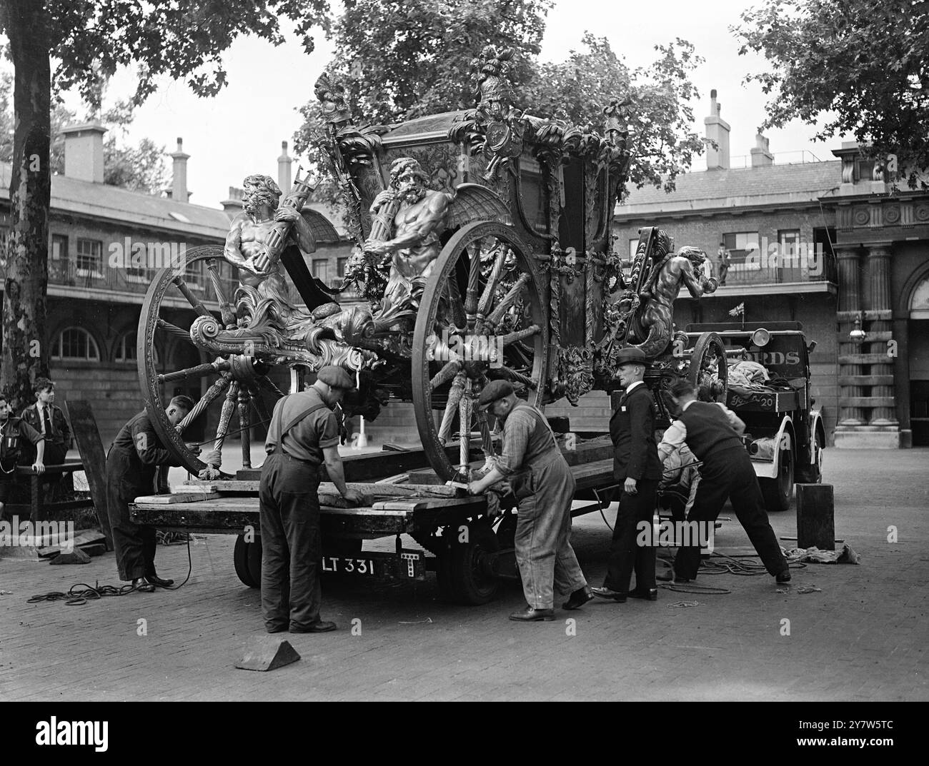 Queens gold state coach Black and White Stock Photos & Images - Alamy