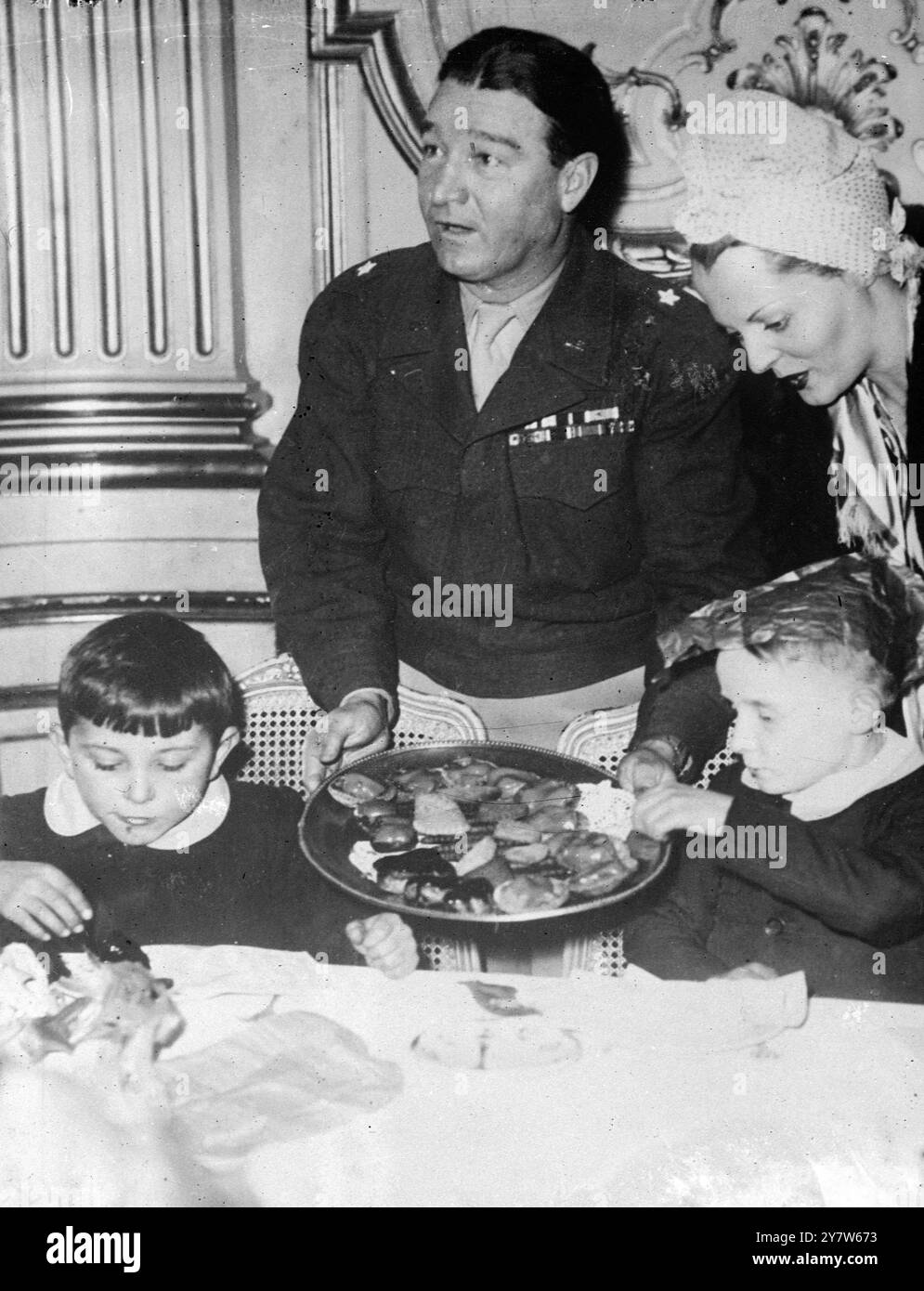 SERVED BY A GENERAL Photo Shows: Parisian children, guests of the US ...