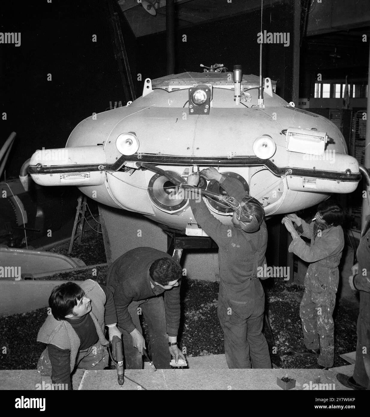 Commandant jacques yves cousteau hi-res stock photography and images ...