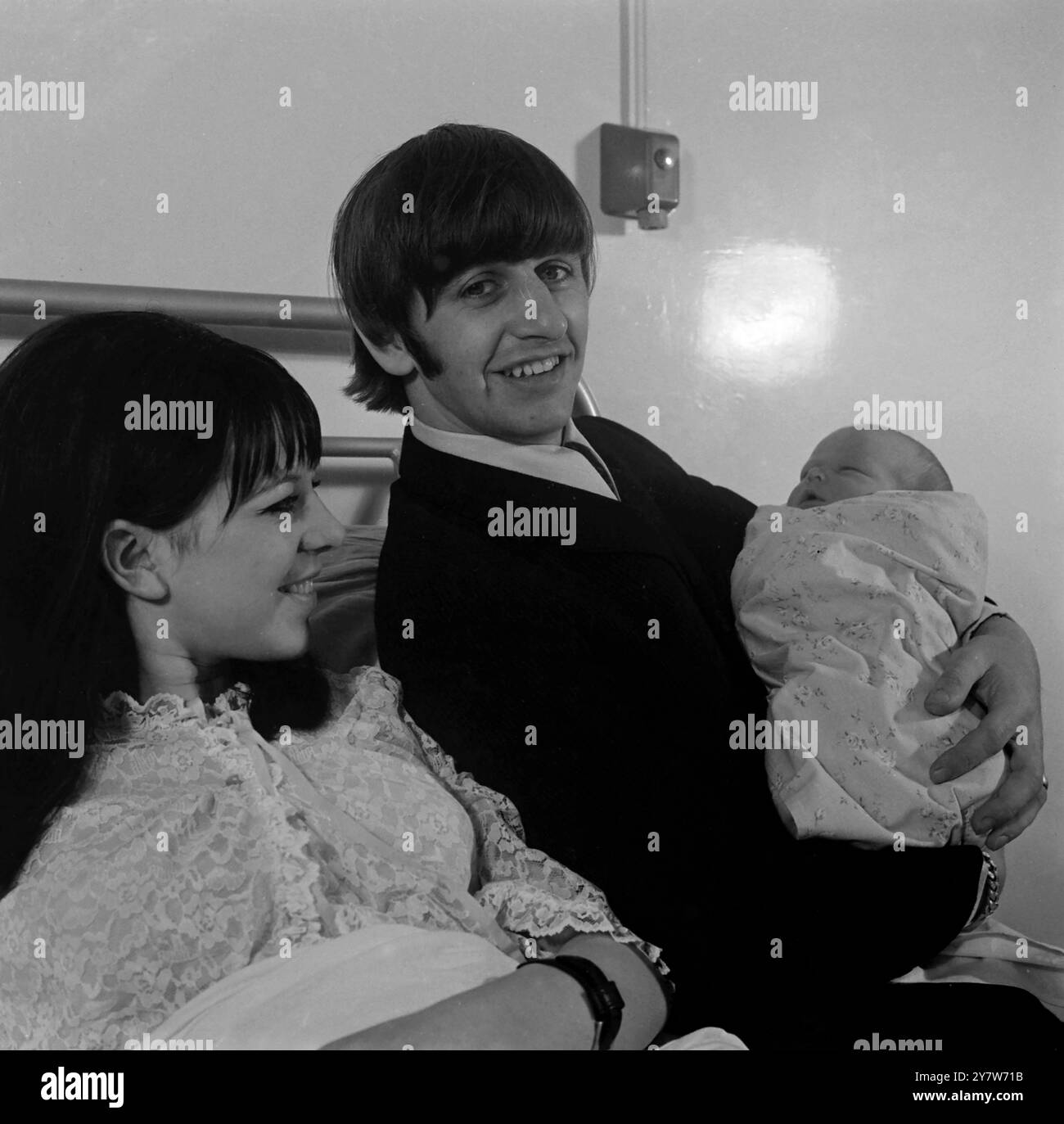 FAMILY BEATLELondon: Beatle Ringo Starr and his 19 year old wife ...