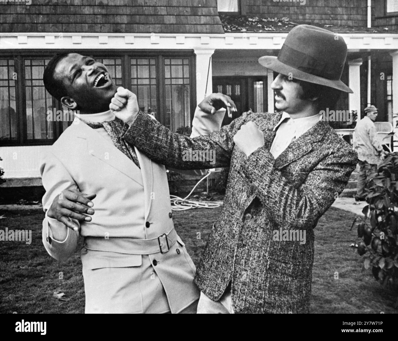 RINGO DELIVERS THE K O Rome: Ex boxer Sugar Ray Robinson takes it on ...