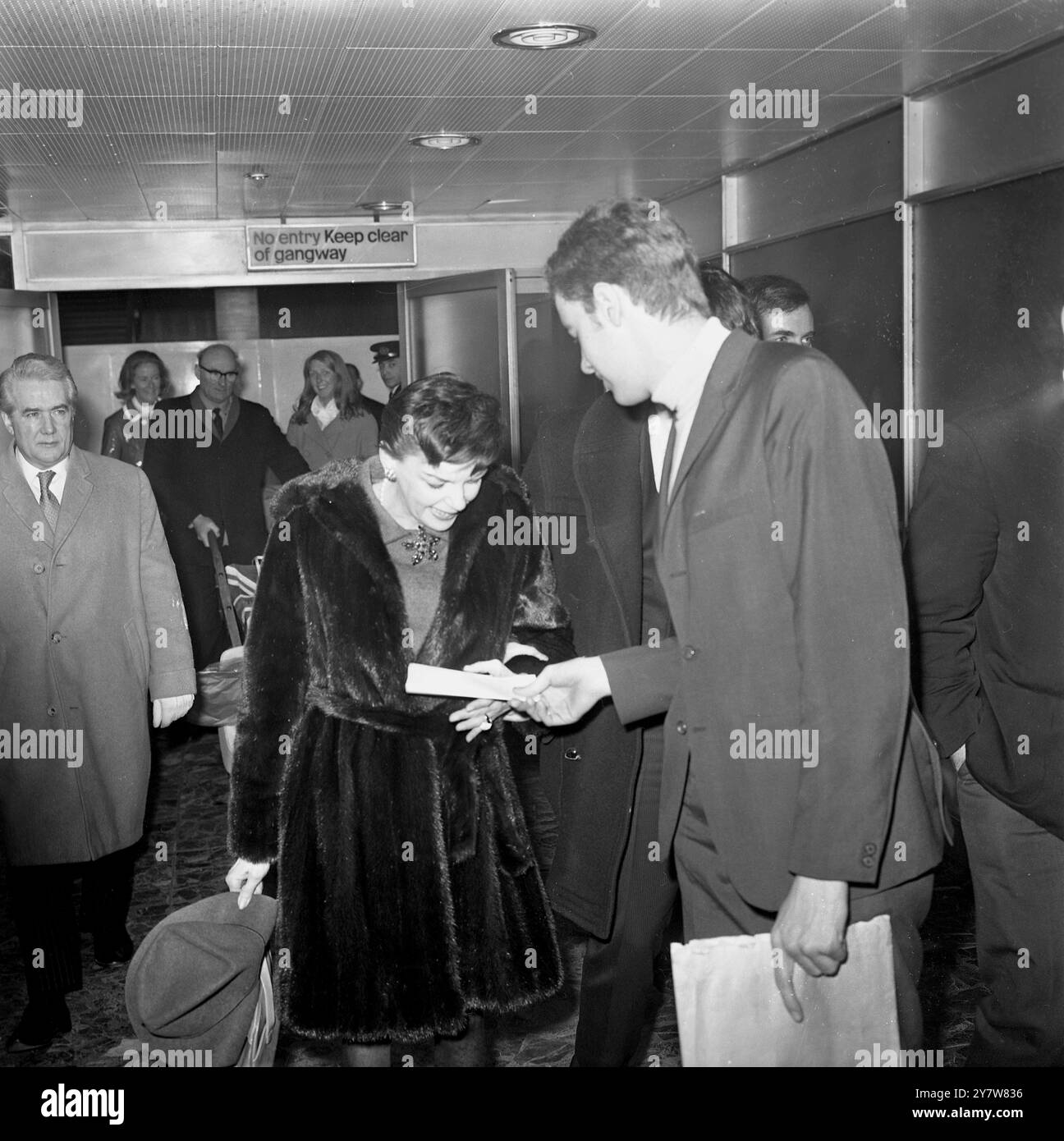 The detective 1968 hi-res stock photography and images - Alamy